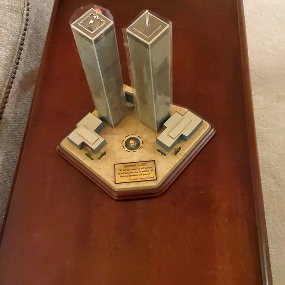 Danbury Mint | Art | Rare Danbury Mint Twin Towers Commemorative ...